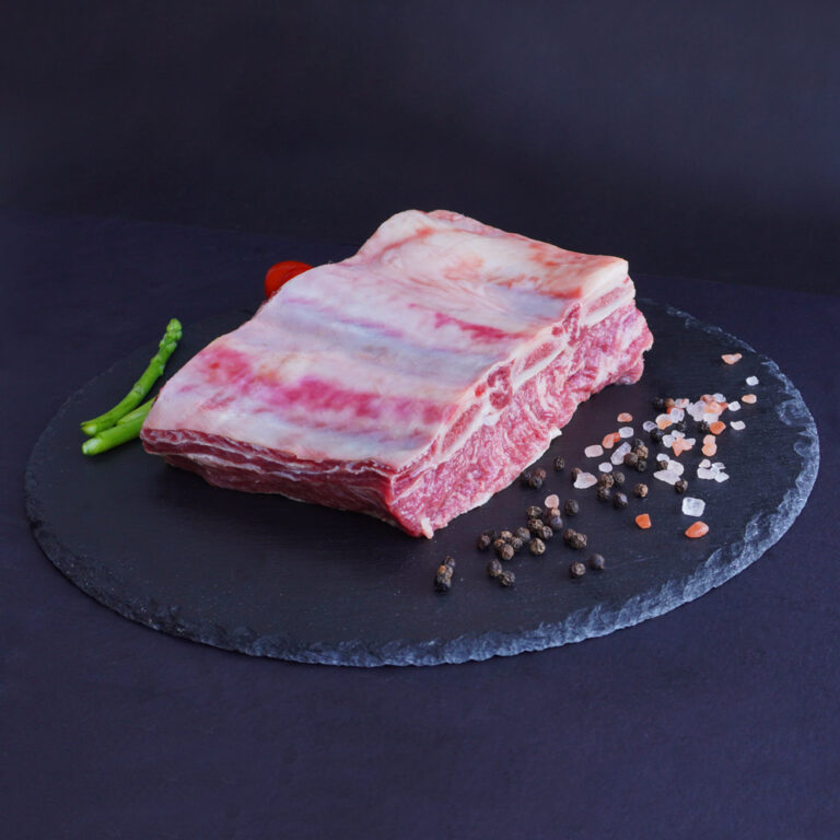 Local, fresh and Halal meat. Daging tempatan Halal dan segar.